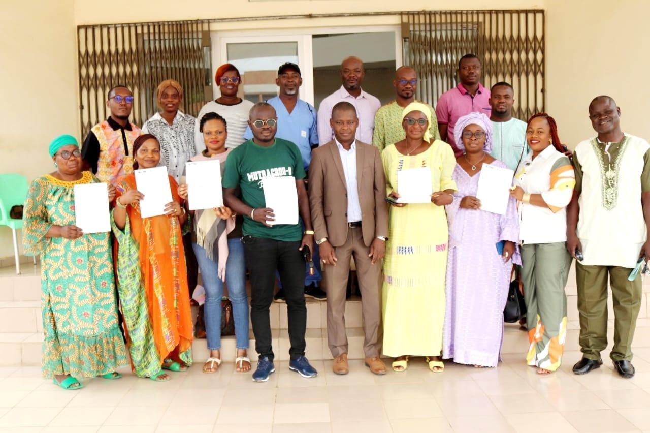 𝐂𝐄́𝐑𝐄́𝐌𝐎𝐍𝐈𝐄 𝐎𝐅𝐅𝐈𝐂𝐈𝐄𝐋𝐋𝐄 𝐃𝐄 𝐑𝐄𝐌𝐈𝐒𝐄 𝐃𝐄𝐒 𝐀𝐓𝐓𝐄𝐒𝐓𝐀𝐓𝐈𝐎𝐍𝐒 𝐕𝐈𝐋𝐋𝐀𝐆𝐄𝐎𝐈𝐒𝐄𝐒 𝐀𝐔𝐗 𝐀𝐆𝐄𝐍𝐓𝐒 𝐃𝐔 𝐂.𝐑.𝐎.𝐔-𝐁 - CROU BOUAKE